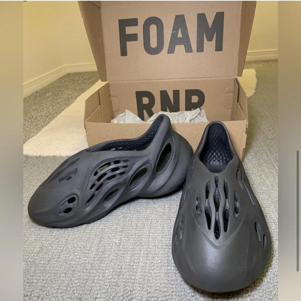 Yeezy Women's Grey Slides | Depop