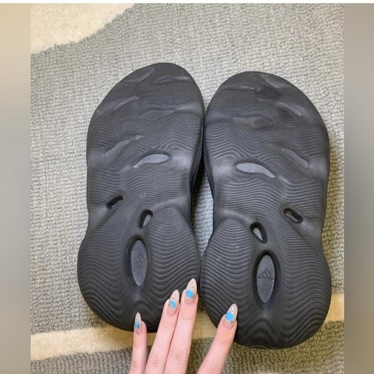 Yeezy Women's Grey Slides | Depop