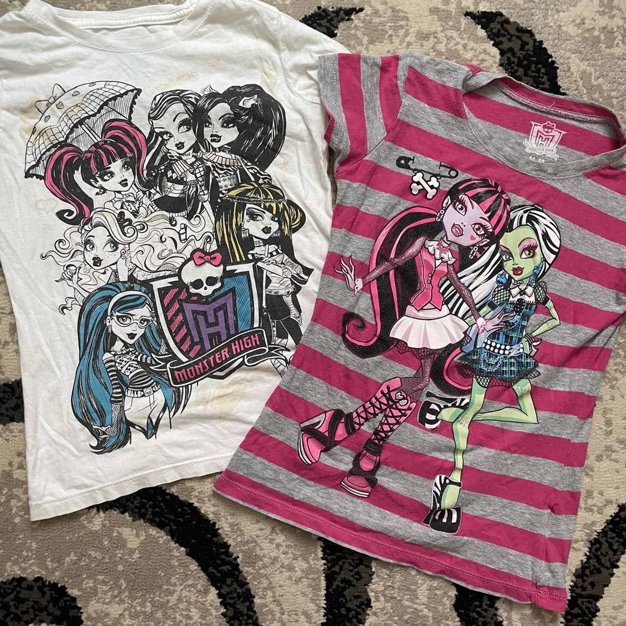 Monster High white and pink tshirt - Depop