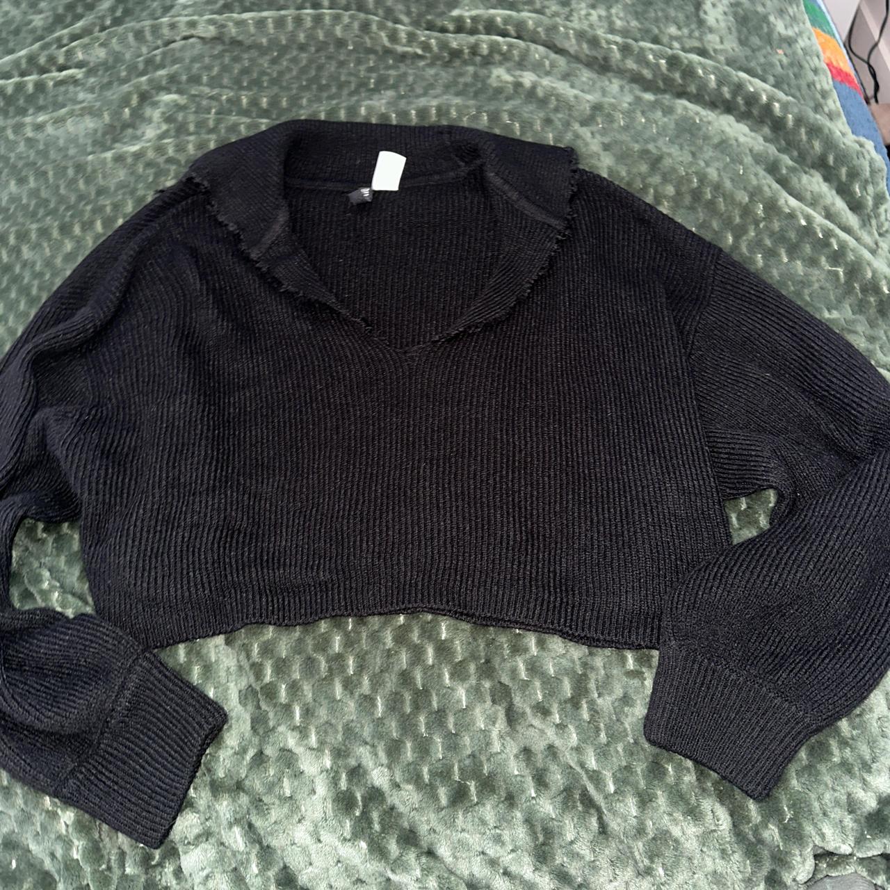 Cozy Black crop sweater with loose collar - Depop