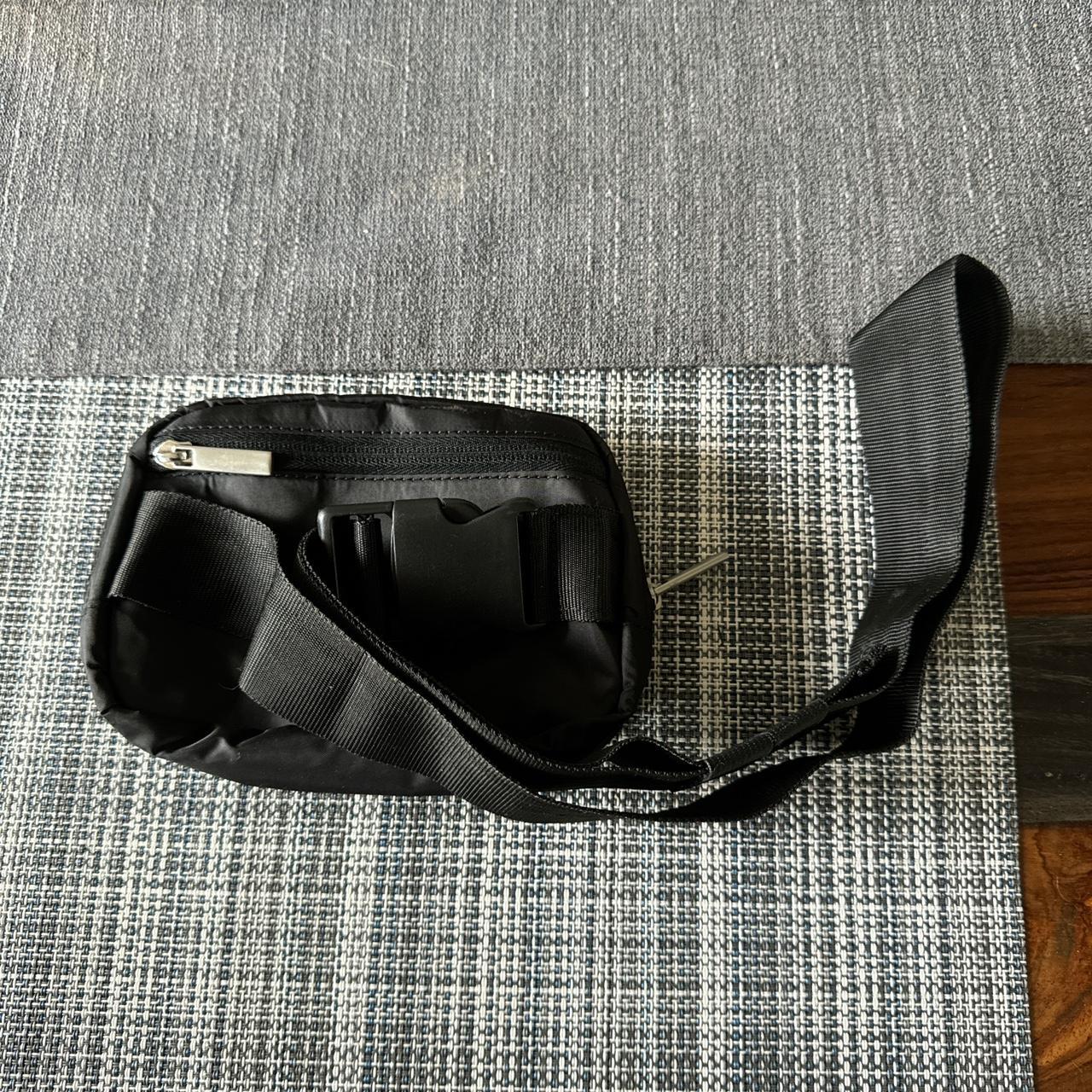 Seattle Kraken Fanny Pack 2 zippers w/belt Great for... - Depop