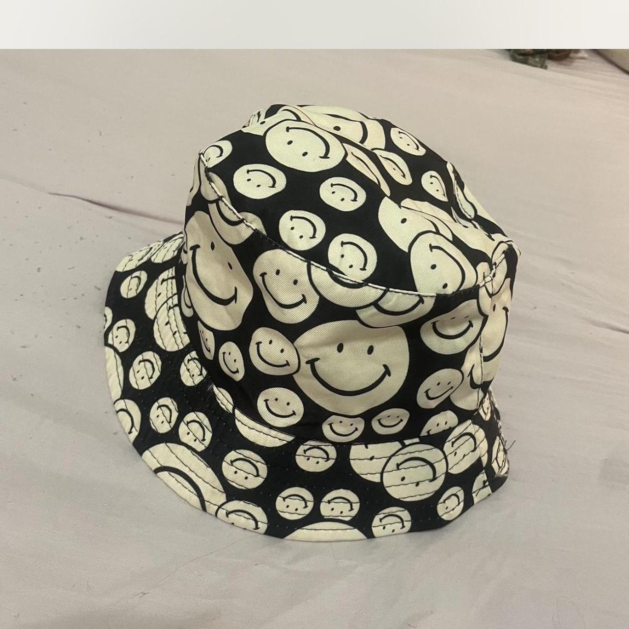 Smiley face bucket hat - black and white #bucket_hat - Depop