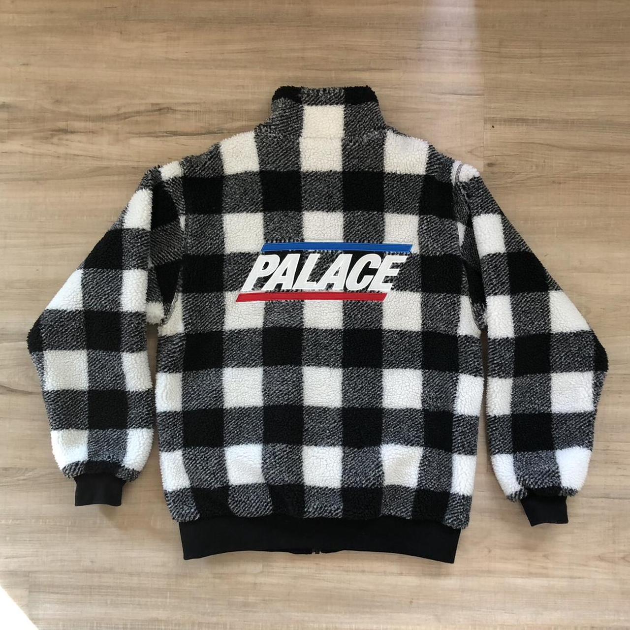 Palace jacket sz L Worn once Really warm and great... - Depop