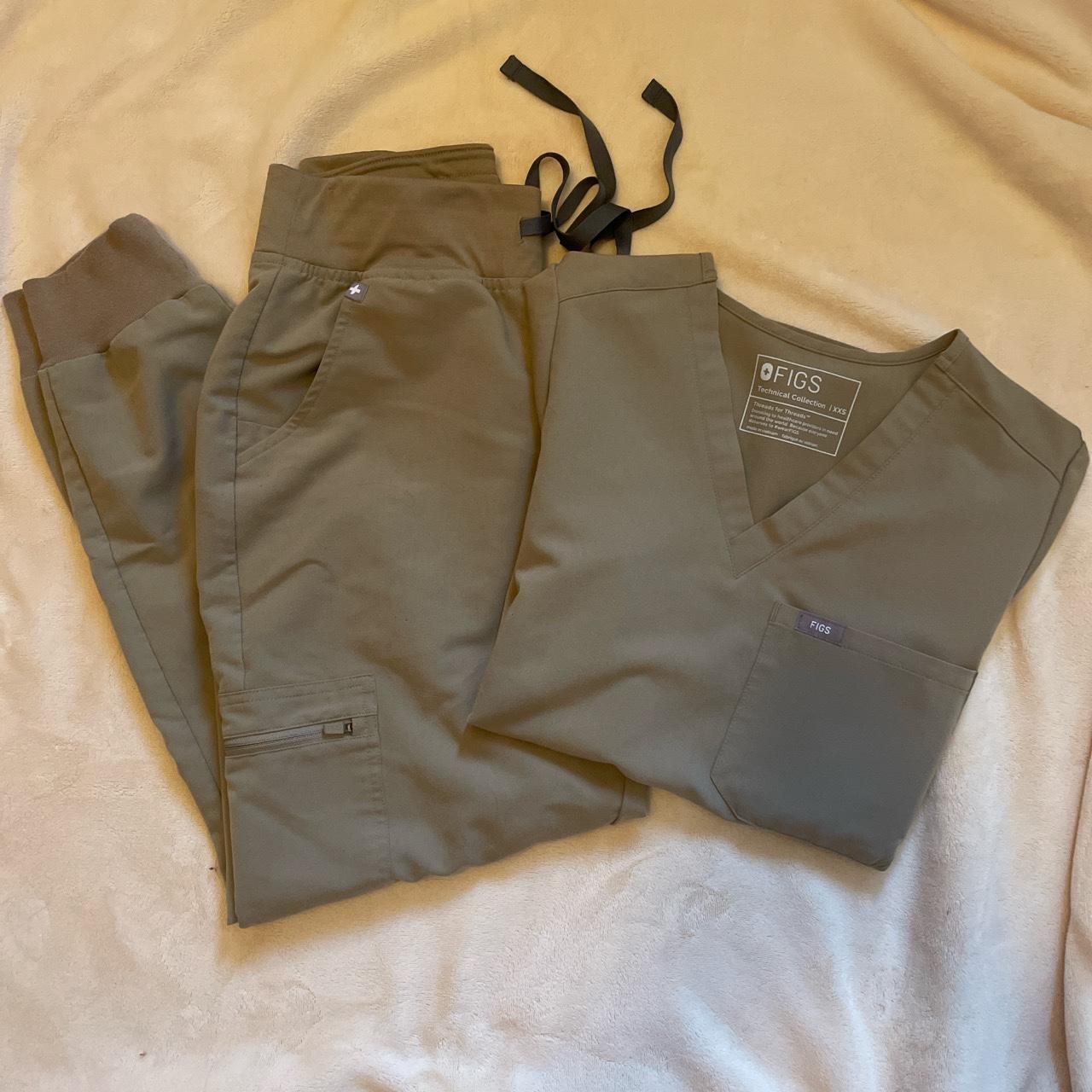 Women’s FIGS Latte Scrub Set -Catarina One Pocket... - Depop