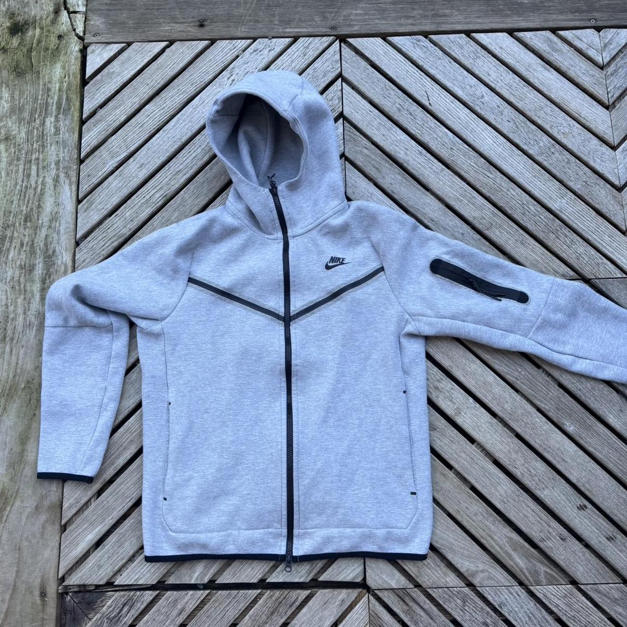 Nike Tech Mens US Large (Fits like a medium) | Depop