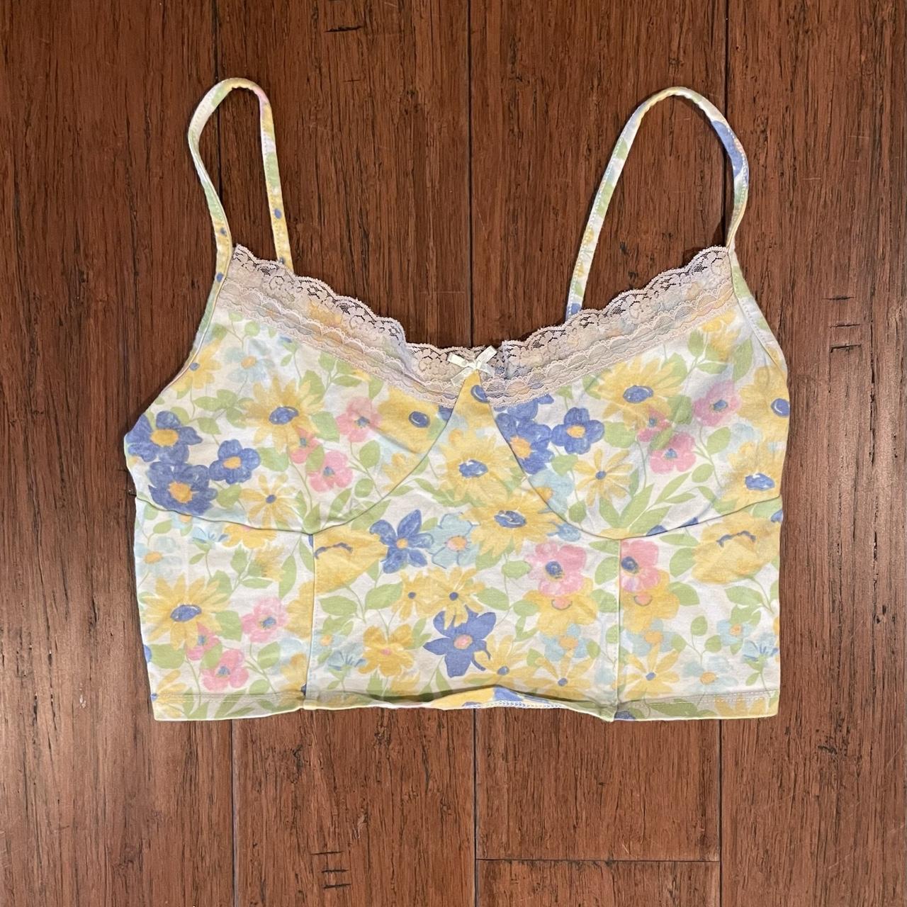 pacsun floral crop top size medium. super girly and... - Depop