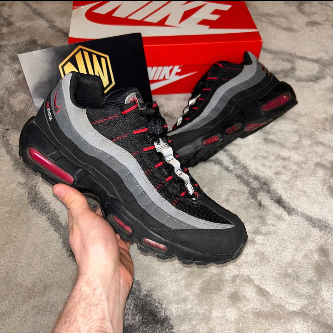 Nike Men's Black and Red Trainers | Depop