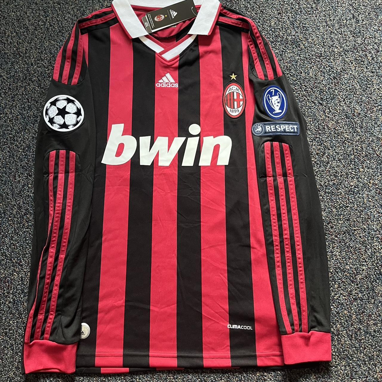 Ronaldinho 80 AC Milan 09-10 home kit long sleeve... - Depop