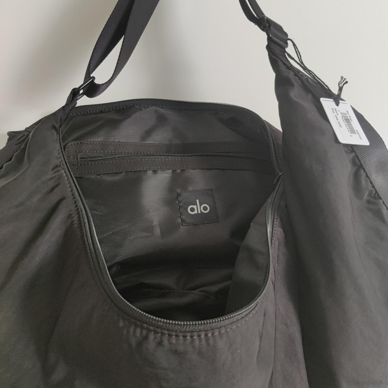 Black ALO yoga OM On the Go Gym Sling Bag New with... - Depop