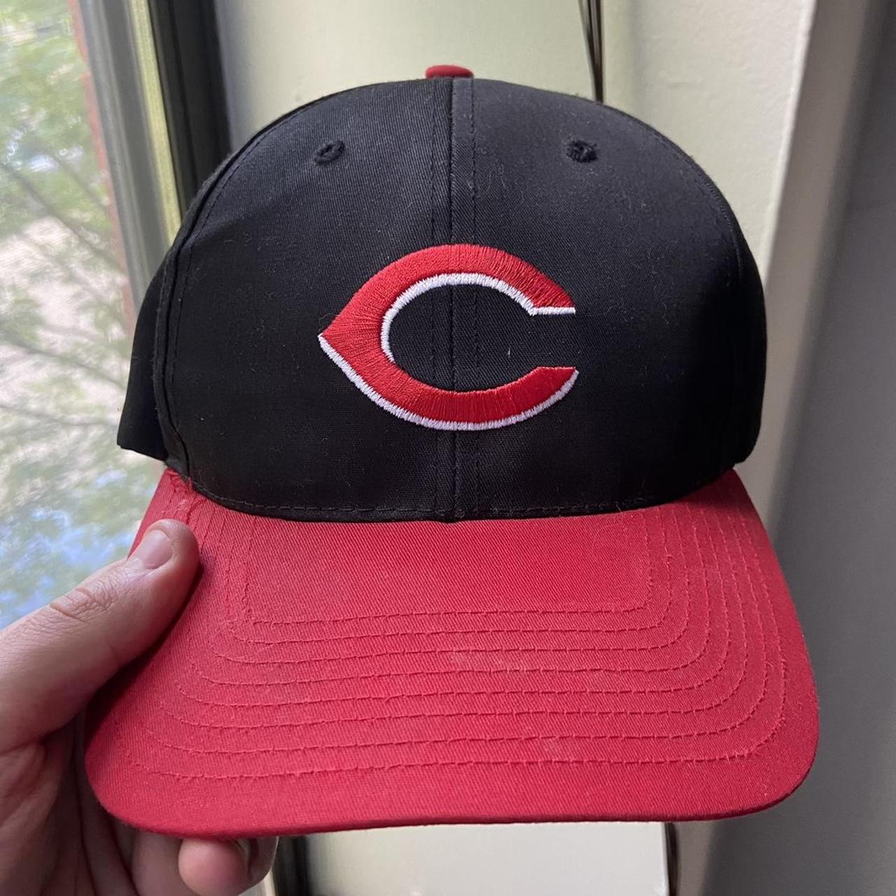 vintage 90s Reds Snapback hat 🧢 OSFA shipping is... - Depop