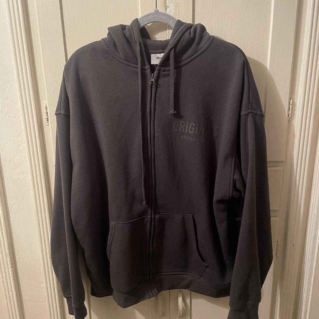 baggy fits like large - Depop