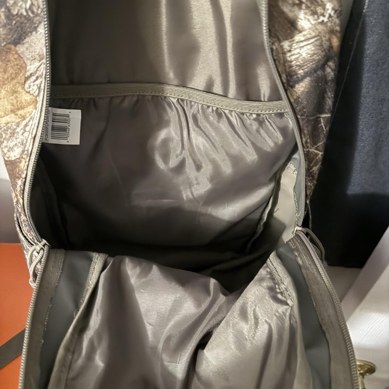 130 world realtree camo backpack, wore it like 3... | Depop