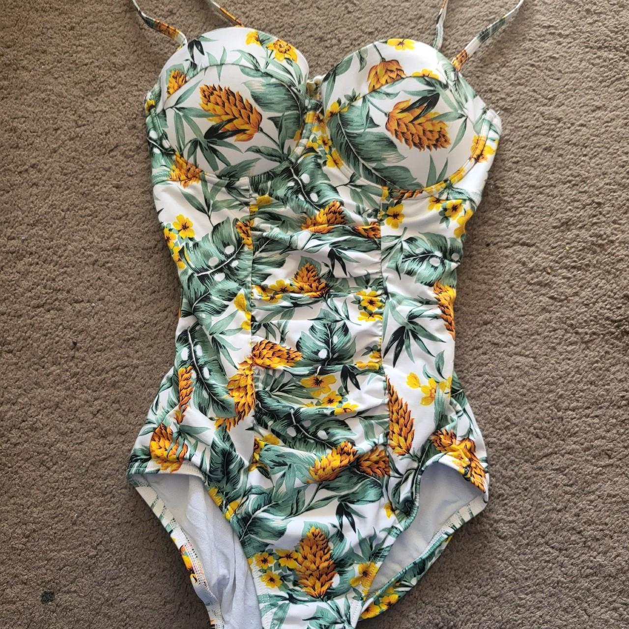 Rip Curl one piece swimwear Will fit size 6/XS,... - Depop