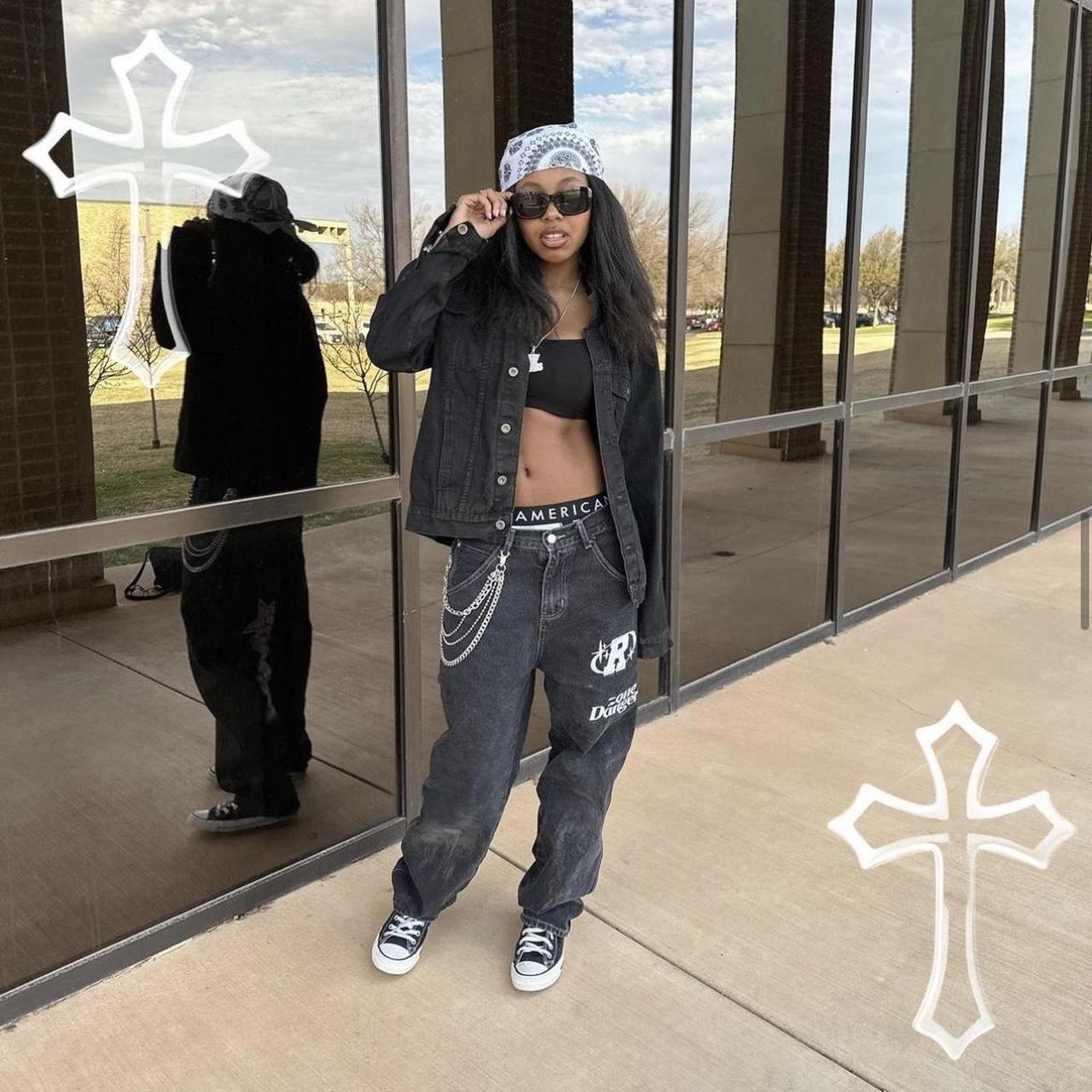 details below ♡ item description! ⭒ item: black... - Depop