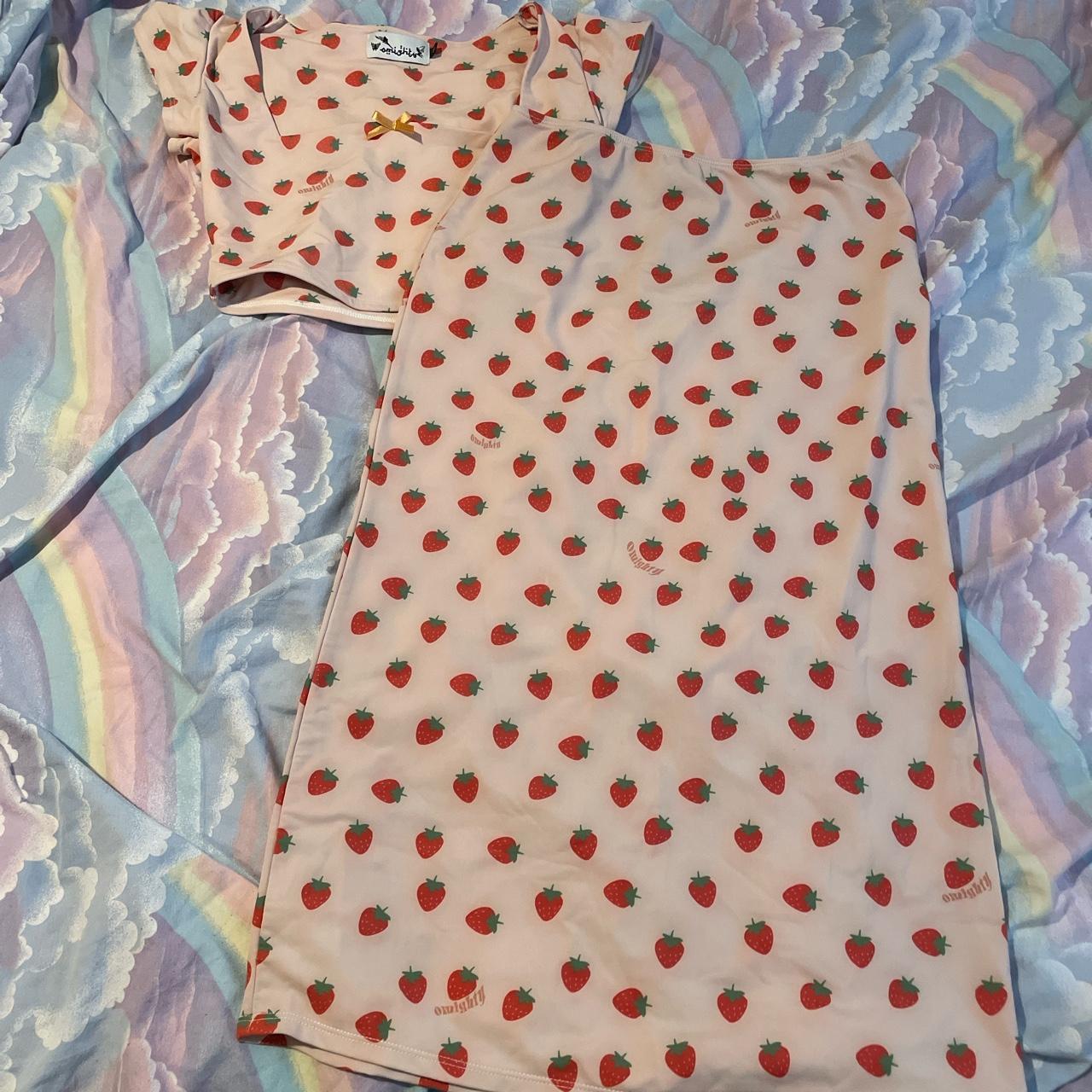 strawberry omighty set size small comes with the... - Depop