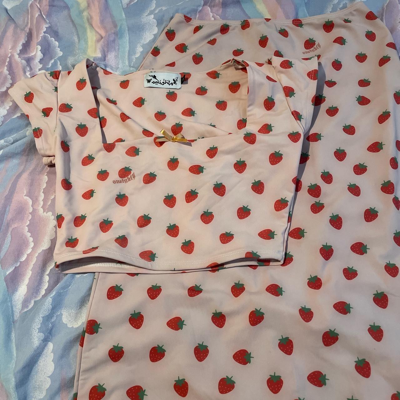 strawberry omighty set size small comes with the... - Depop