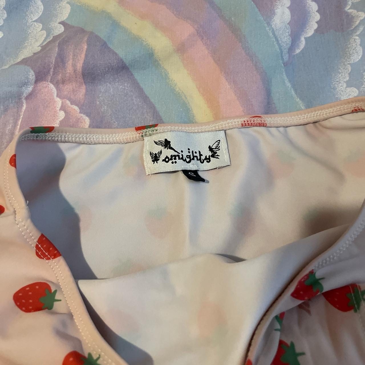 strawberry omighty set size small comes with the... - Depop