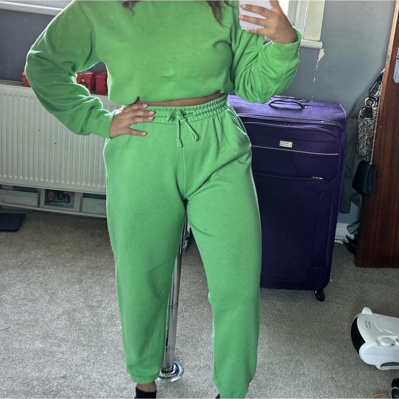 Zara Women's Green Joggers-tracksuits | Depop