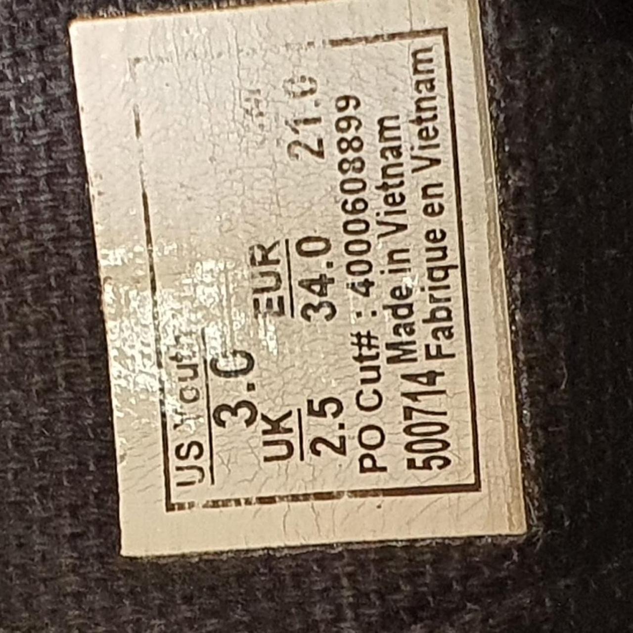 Vans Old Skool Trainer Black UK2.5 Low Kids 500714... - Depop