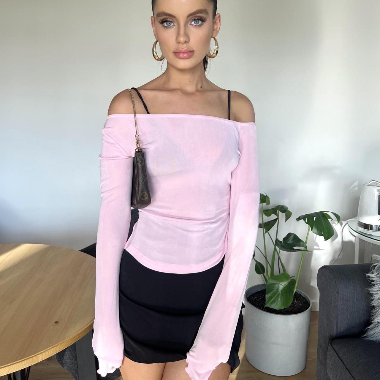 MESSAGE ME BEFORE BUYING 🩷 pink tiger mist slightly... - Depop