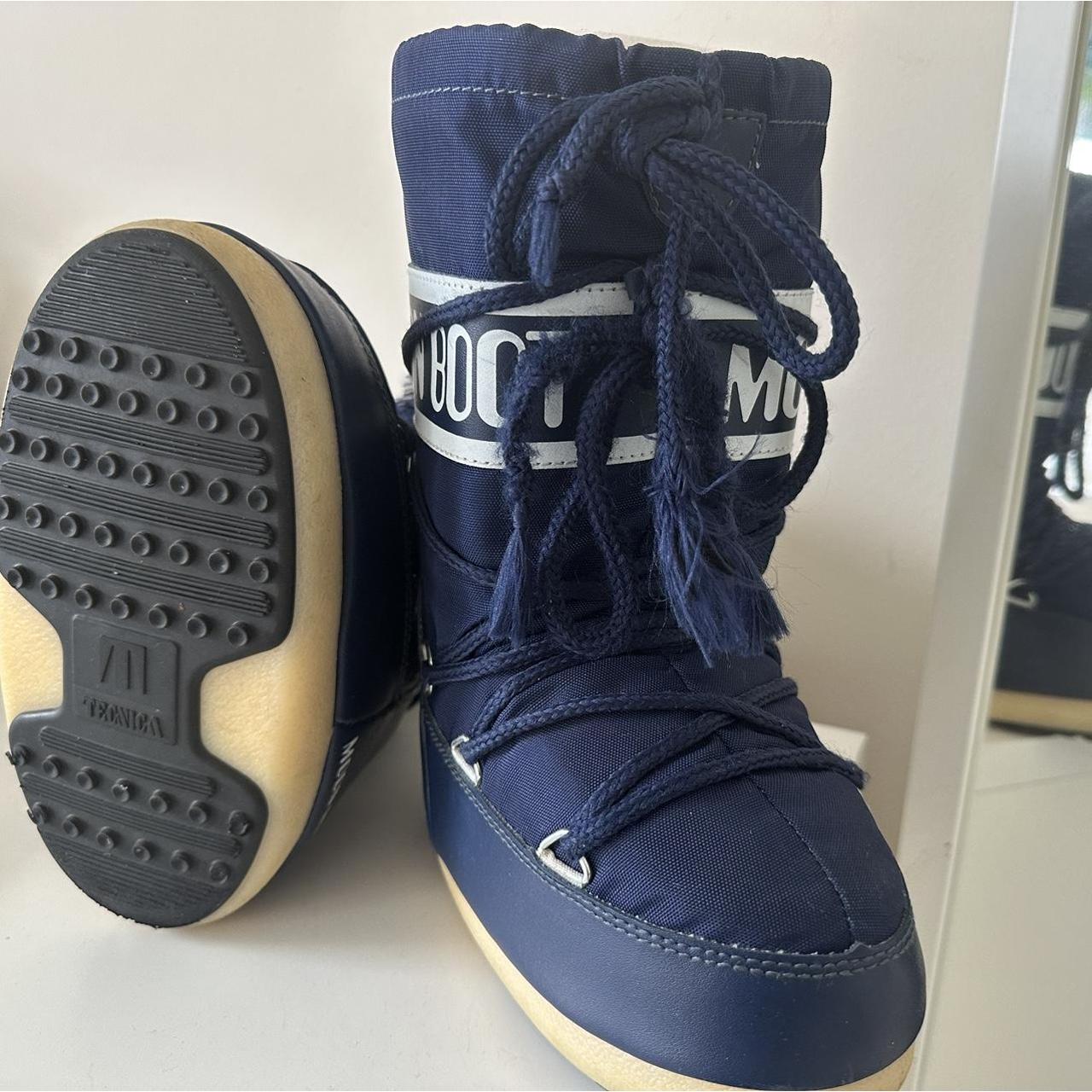 Children’s Moon Boots used once. Size: uk 9/11.5 - Depop