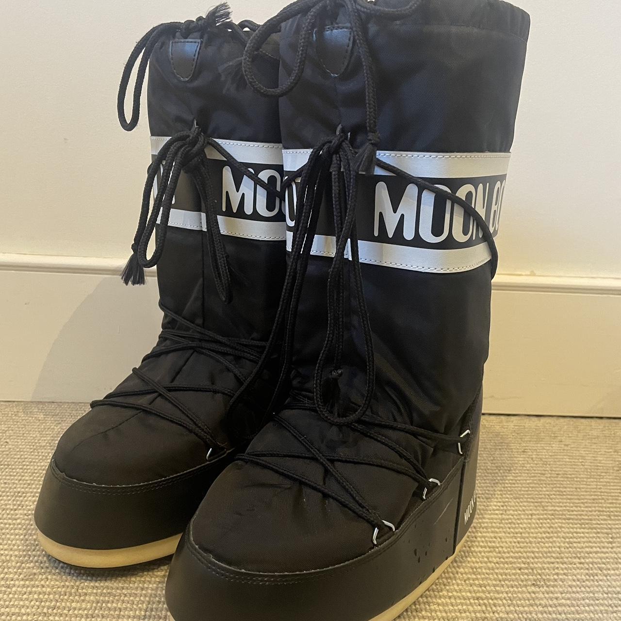 Moon Boot Women's Boots | Depop