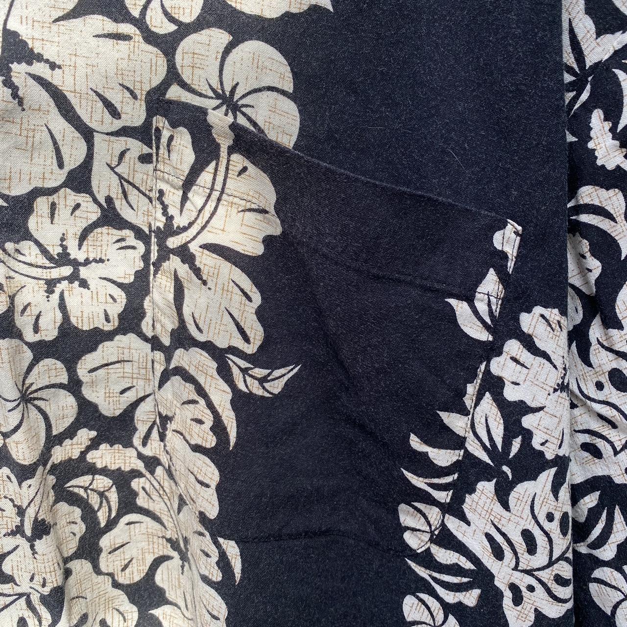 Pineapple connection button down Size: large //... - Depop