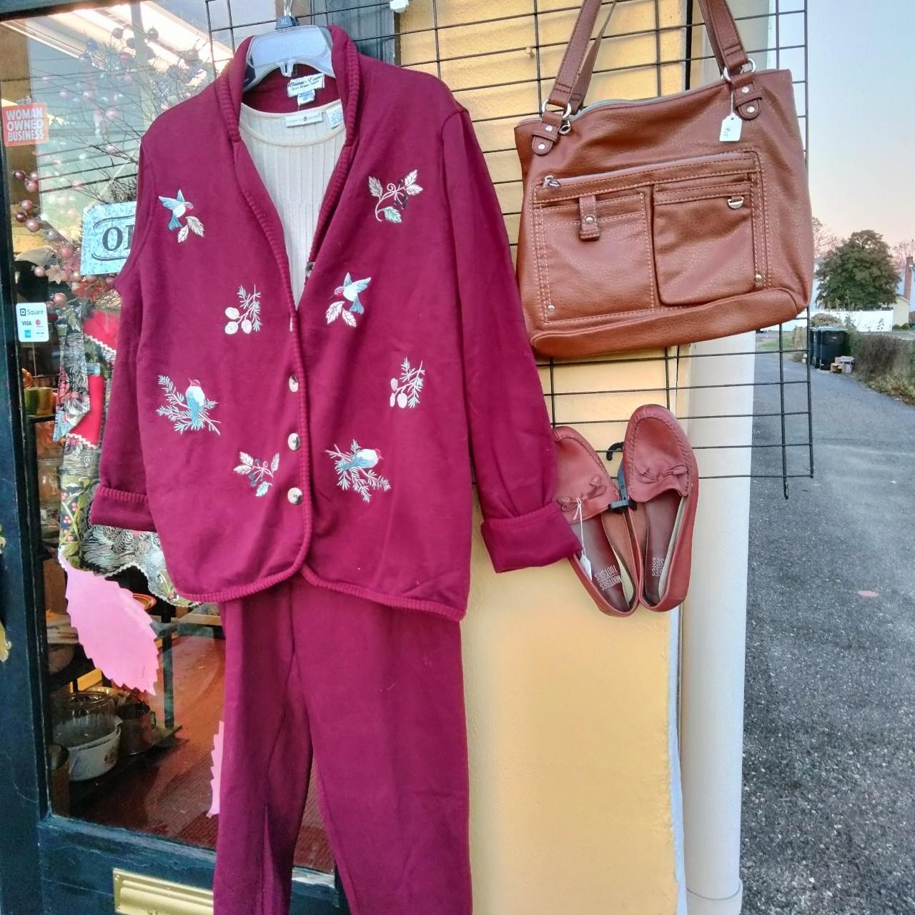 Burgundy fleeceware 2 pc. pant set, size 1X with... - Depop