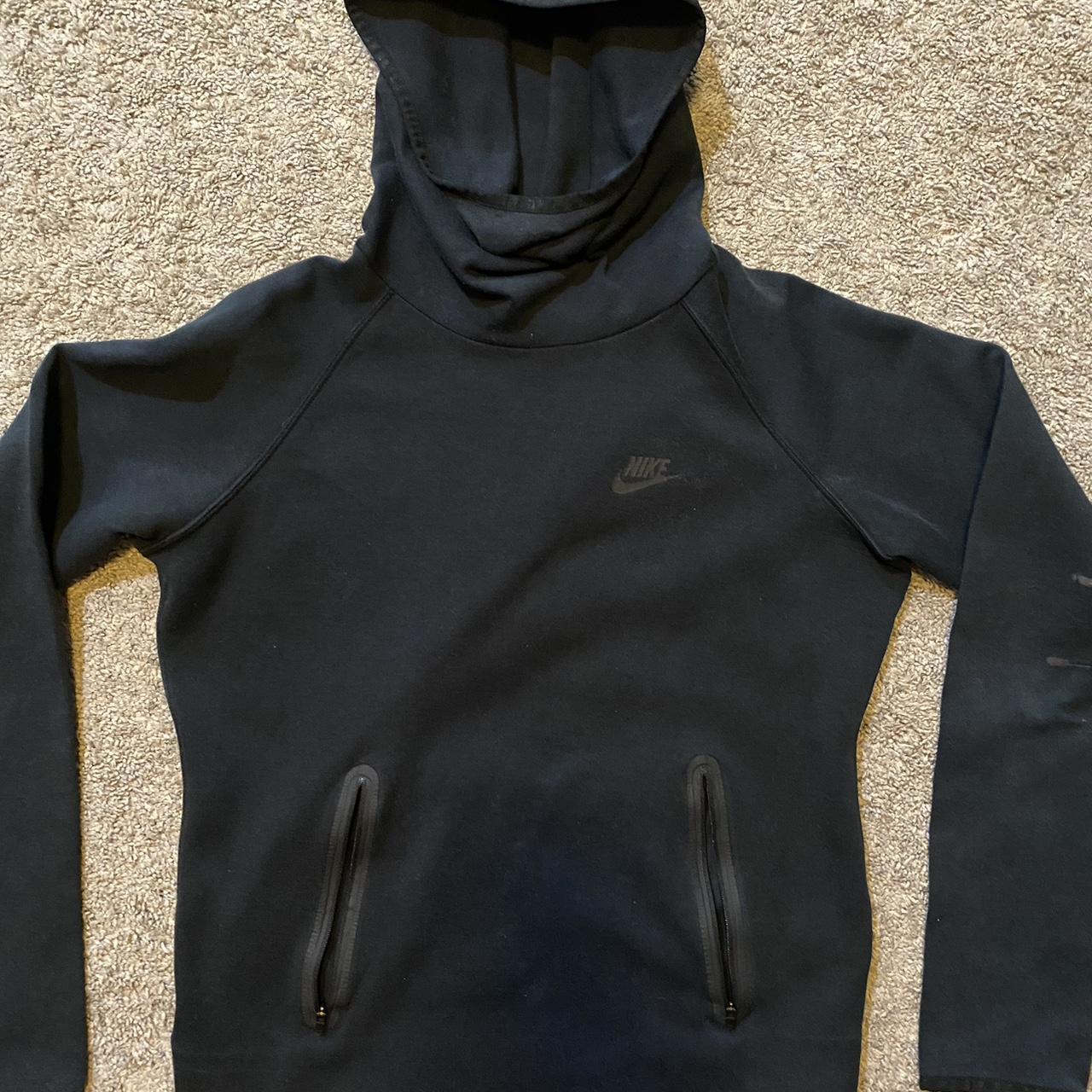 black nike tech fleece pullover size small - Depop