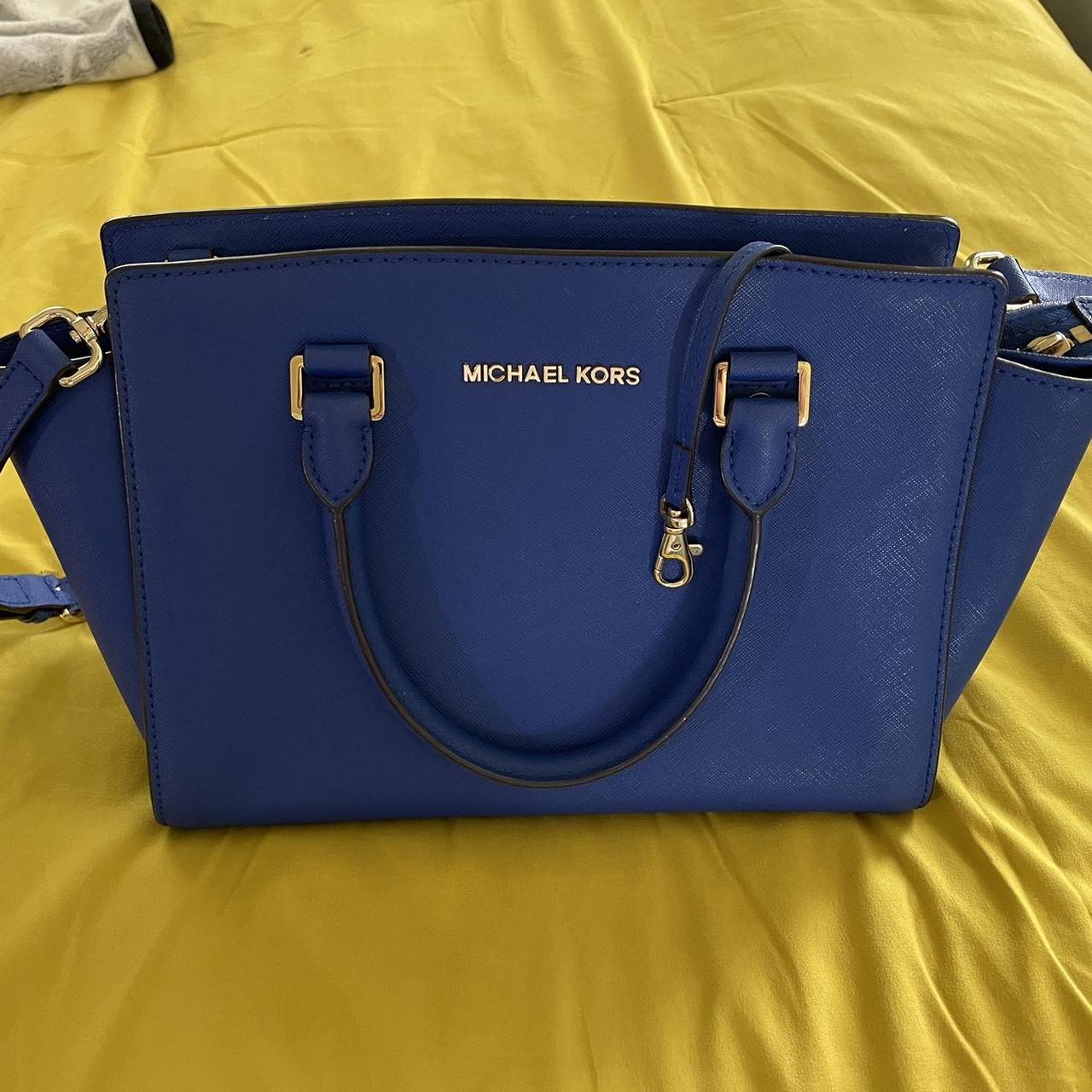 Blue Michael Kors handbag/purse. Has short handles... - Depop