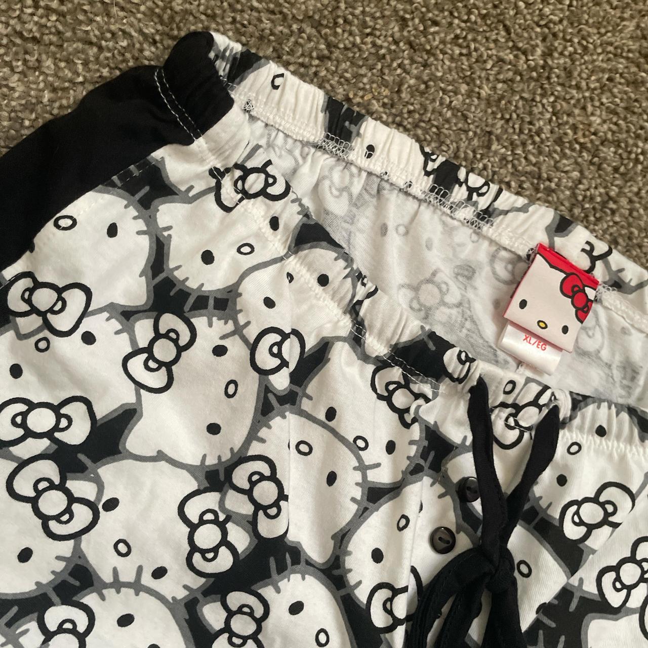 XL Hello kitty mini shorts | Depop