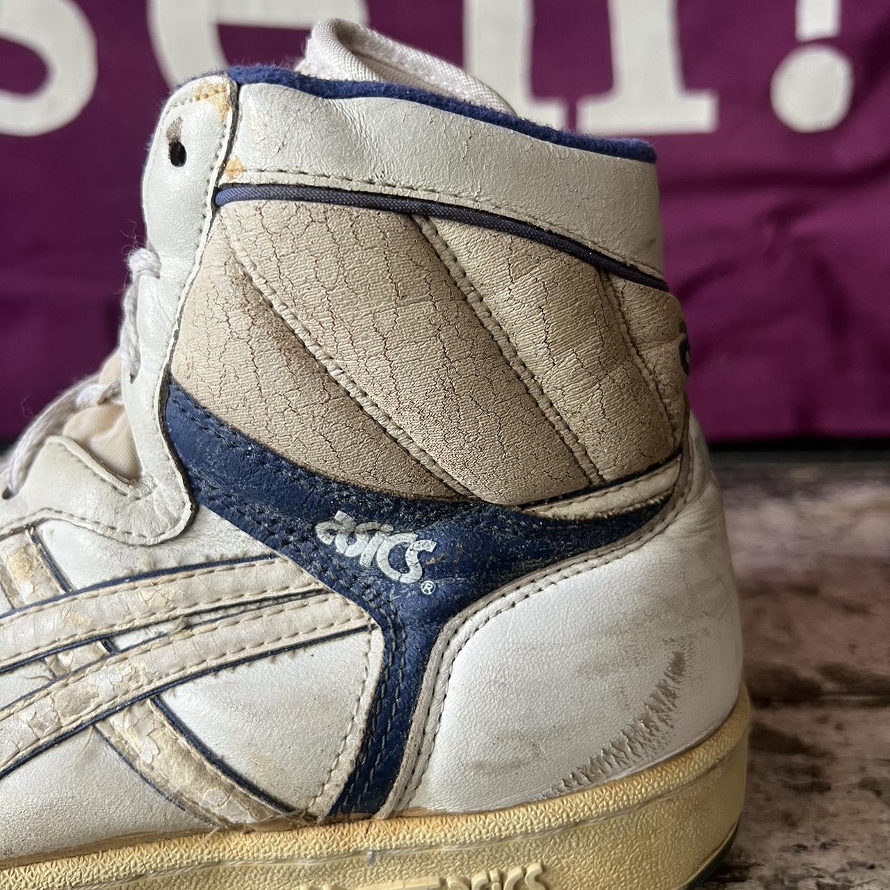 ASICS Men's White and Blue Trainers | Depop