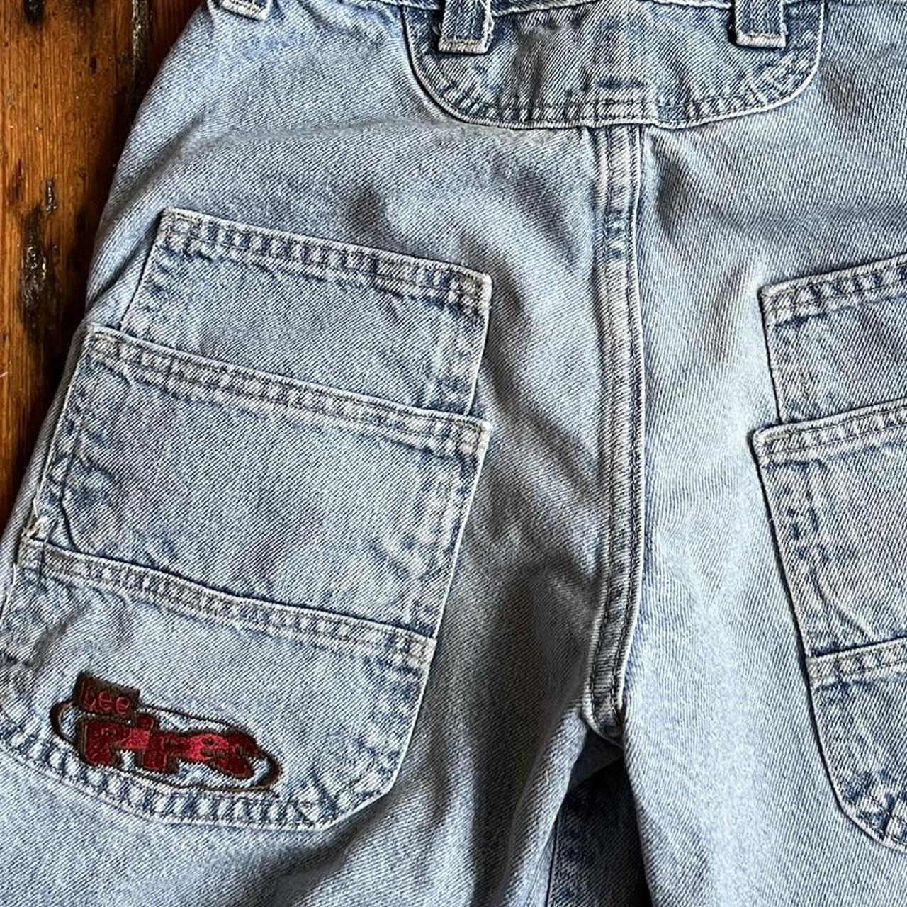 Great pair of Lee Pipes jorts from the 2000s. these... - Depop