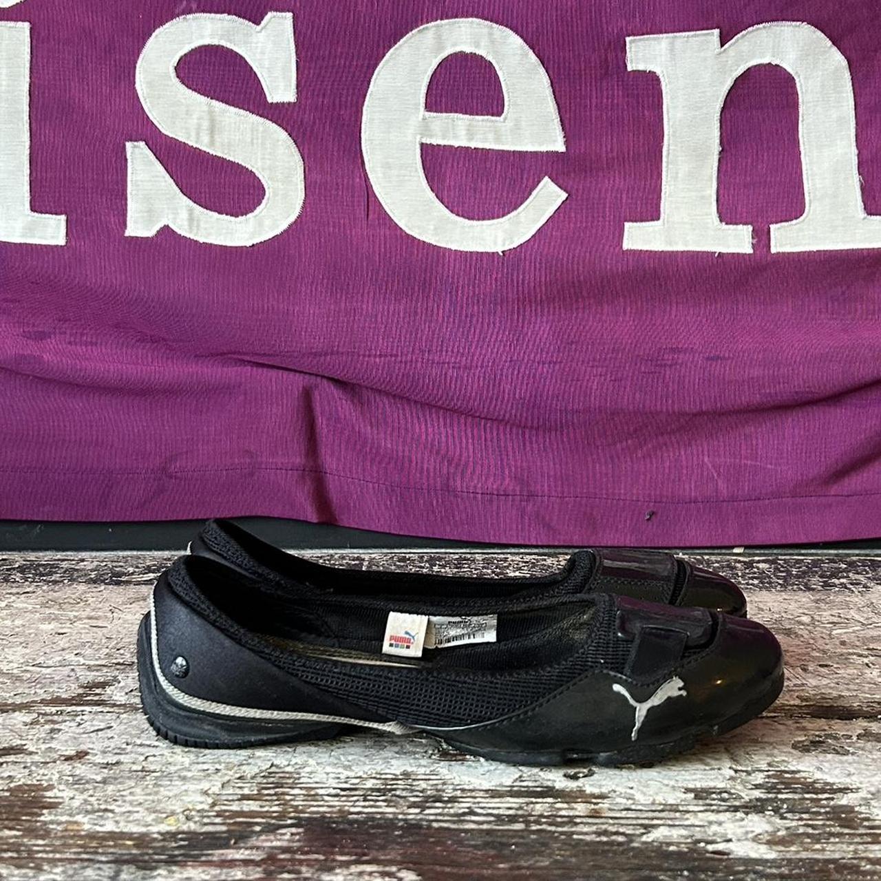 Another besutiful pair of 2000s Puma flats. Perfect... - Depop