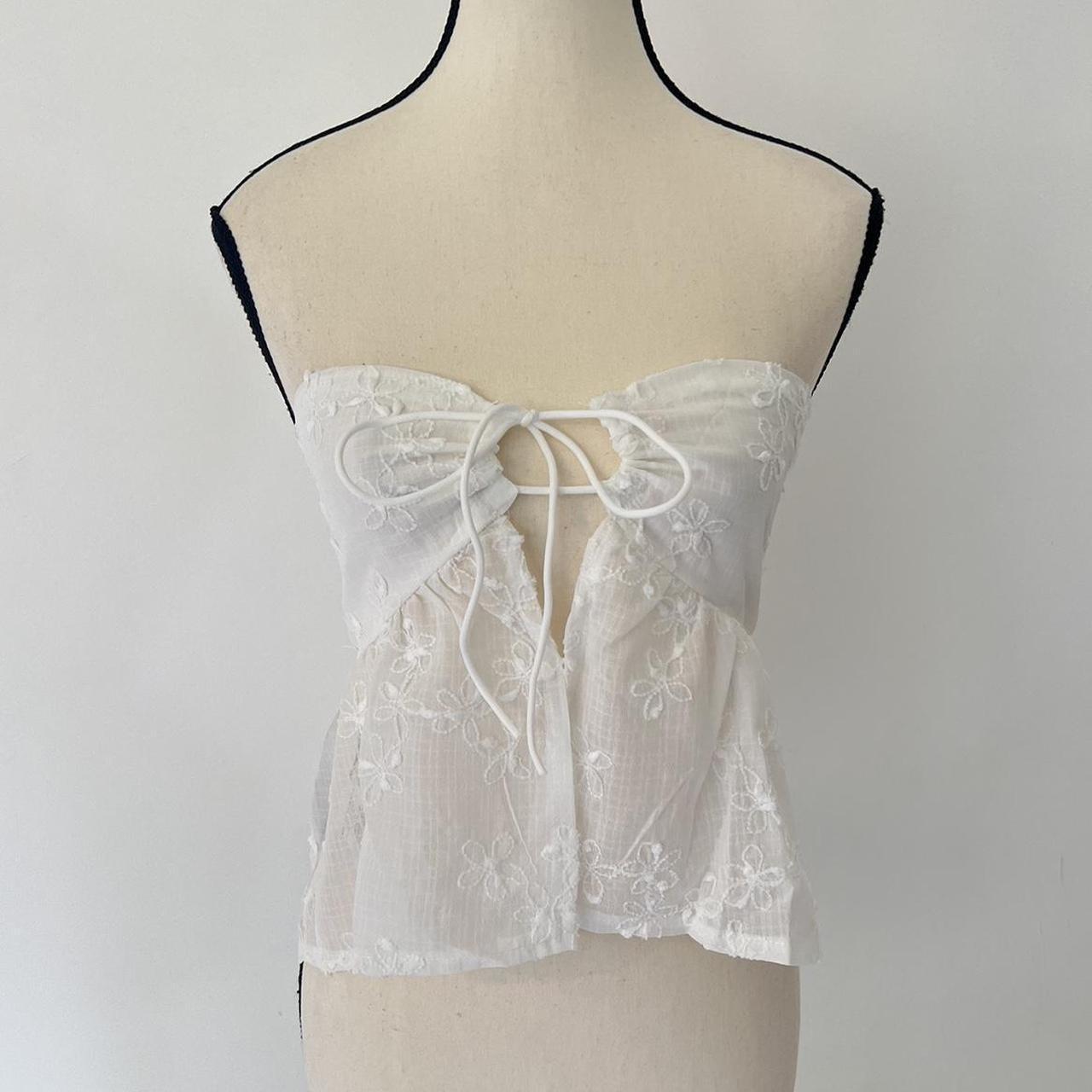 White strapless flower embroider tube top Cut out... - Depop