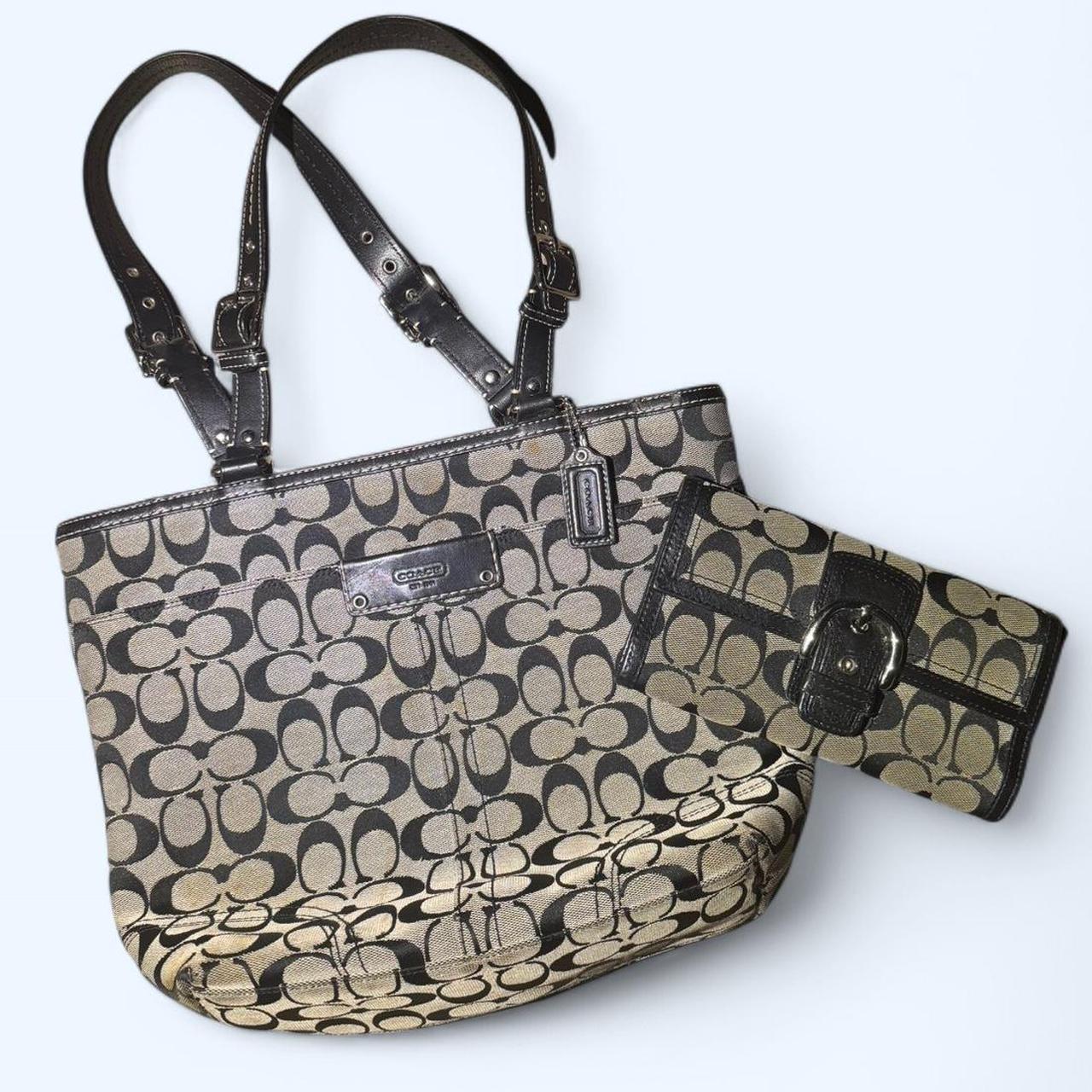 COACH Signature Hampton Handbag ... | Depop