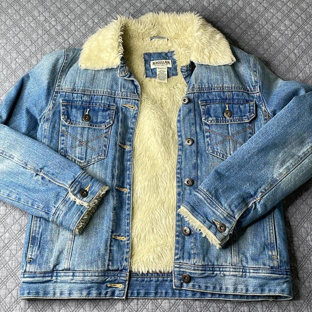women’s size small denim jacket with fur inside - Depop