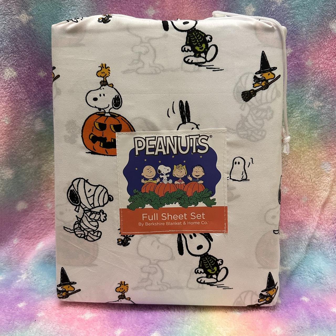 Peanuts Snoopy & Friends Spooky Halloween full size... - Depop