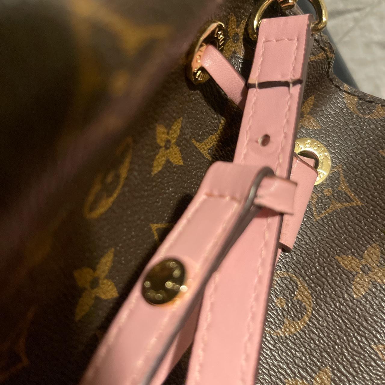 Louis Vuitton Purse - Missing button as seen in... - Depop