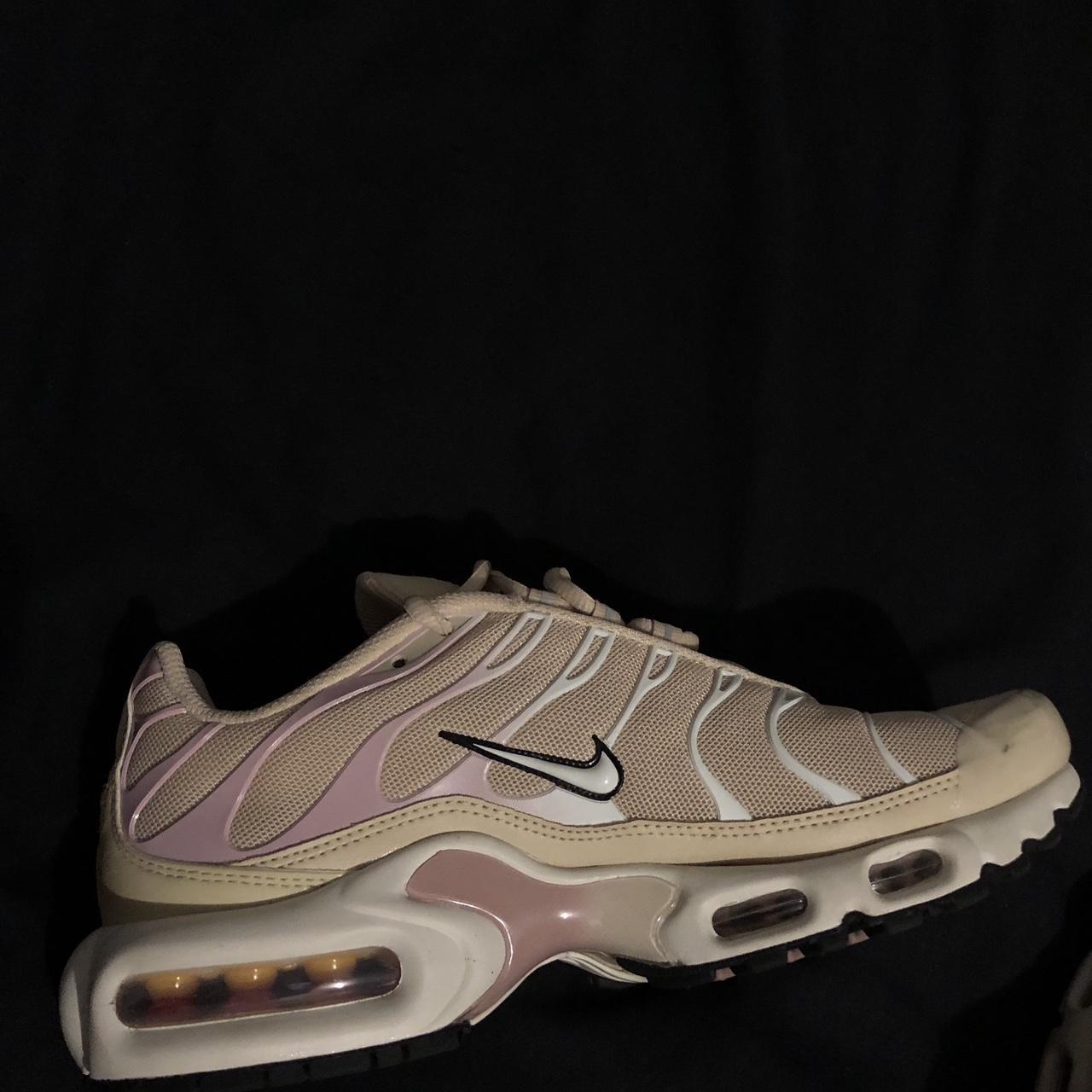 Peach & Pink Tns US 8 - Depop