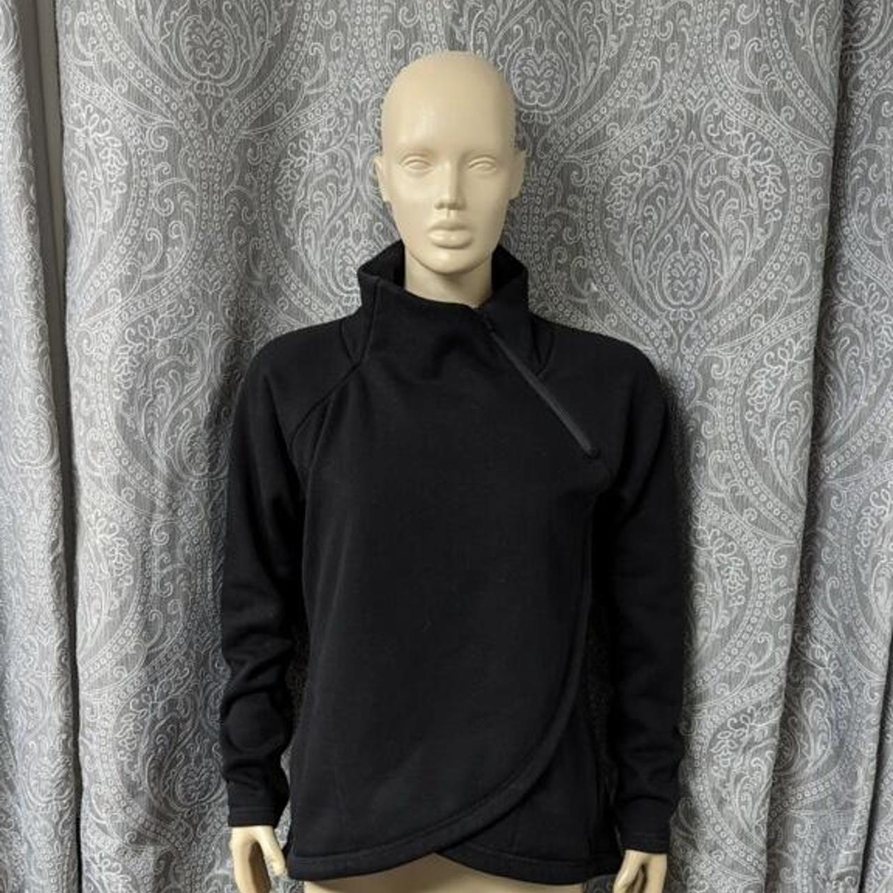 women’s Athleta zip up jacket - Depop