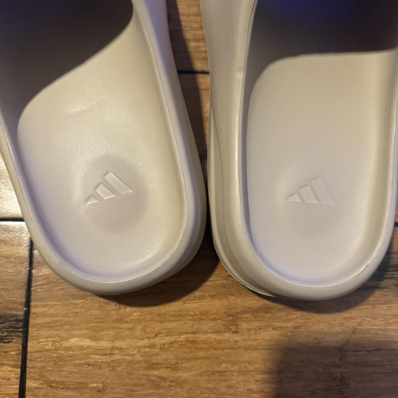 Yeezy slides Desert Sand color way Only worn 1 time... - Depop