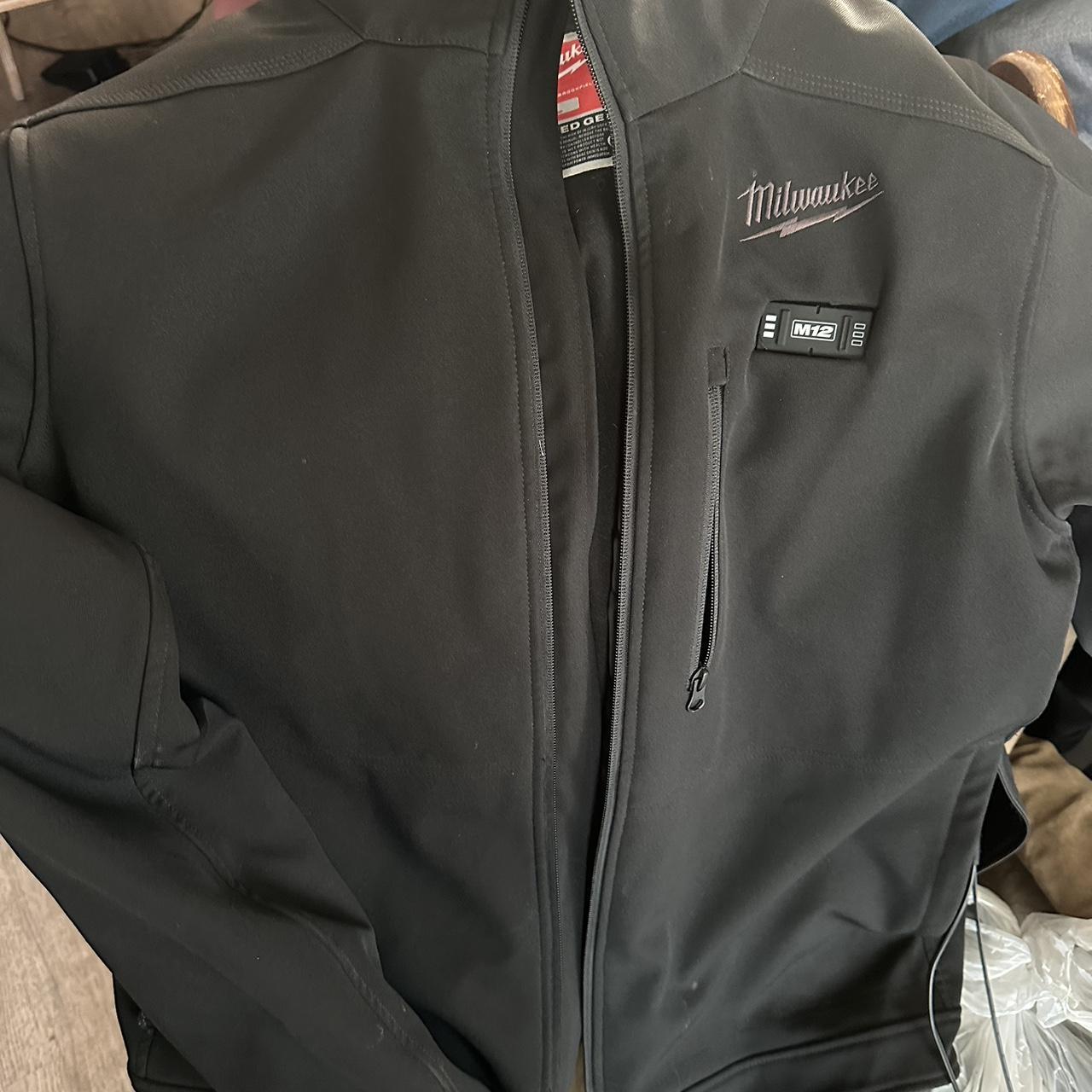 MILWAUKEE Heated jacket No charger - Depop