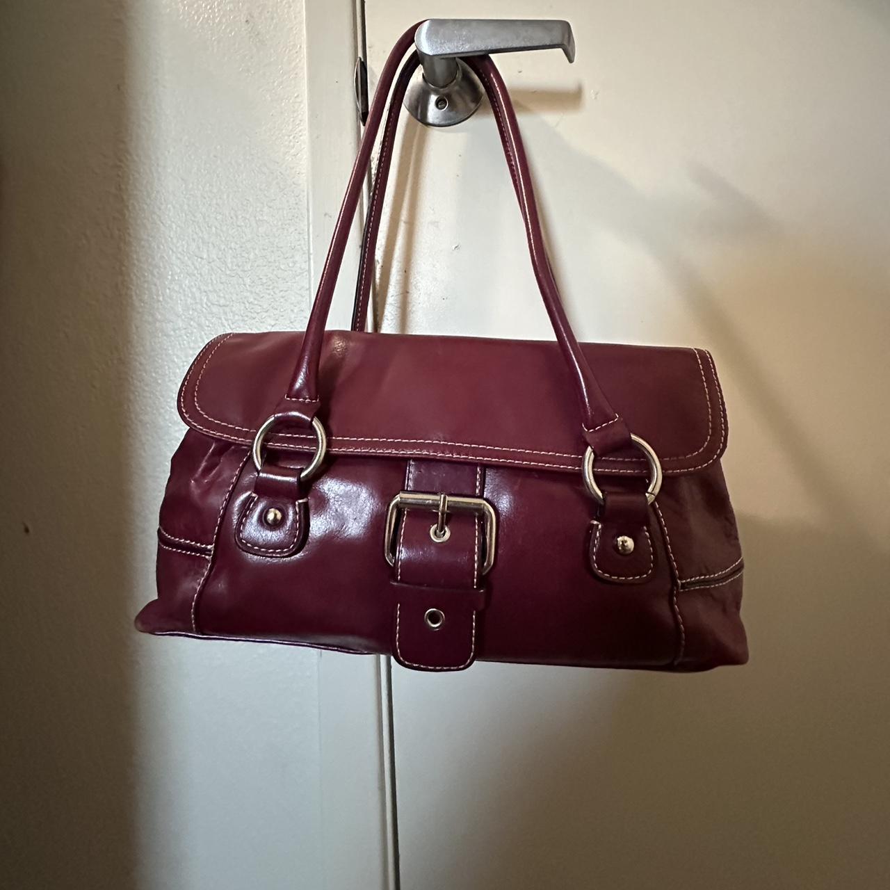 real vintage magenta purse very cute n stylish... | Depop