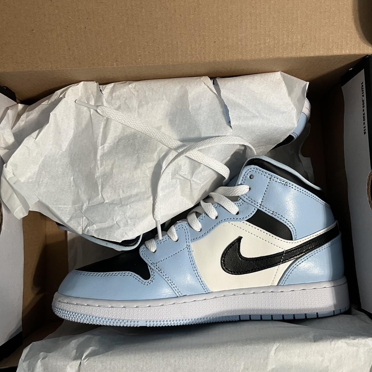 Air jordan 1 mid size 6 1/2 Grade School - Depop