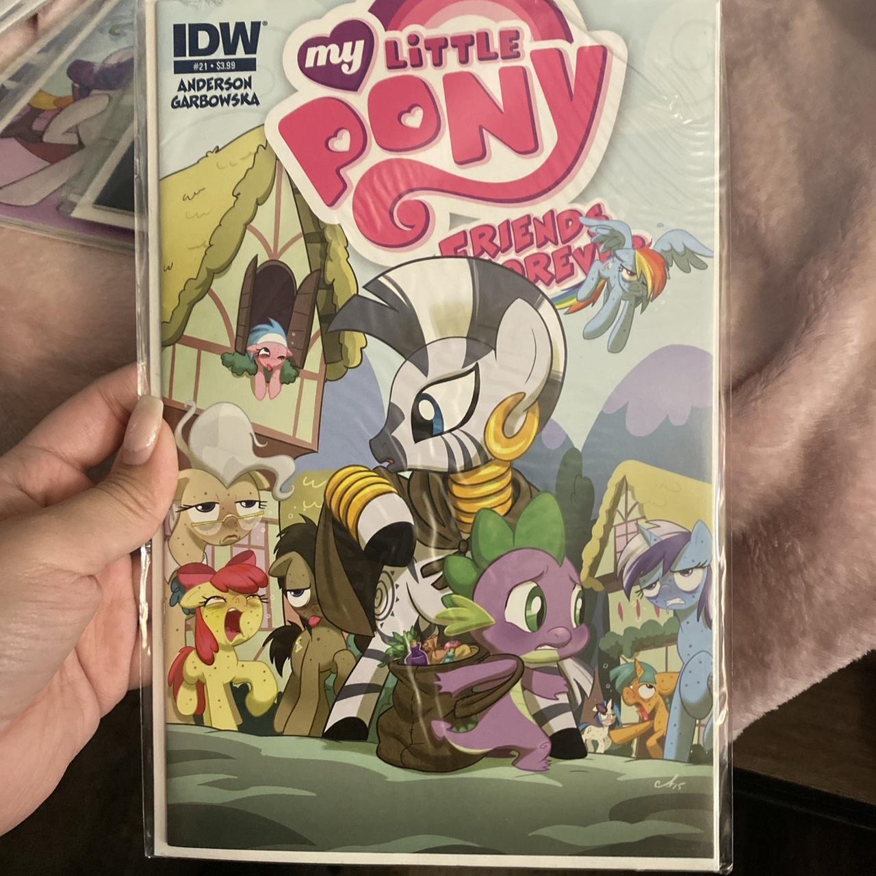 Set of 2 mlp comic books! Both come with a sleeve... | Depop