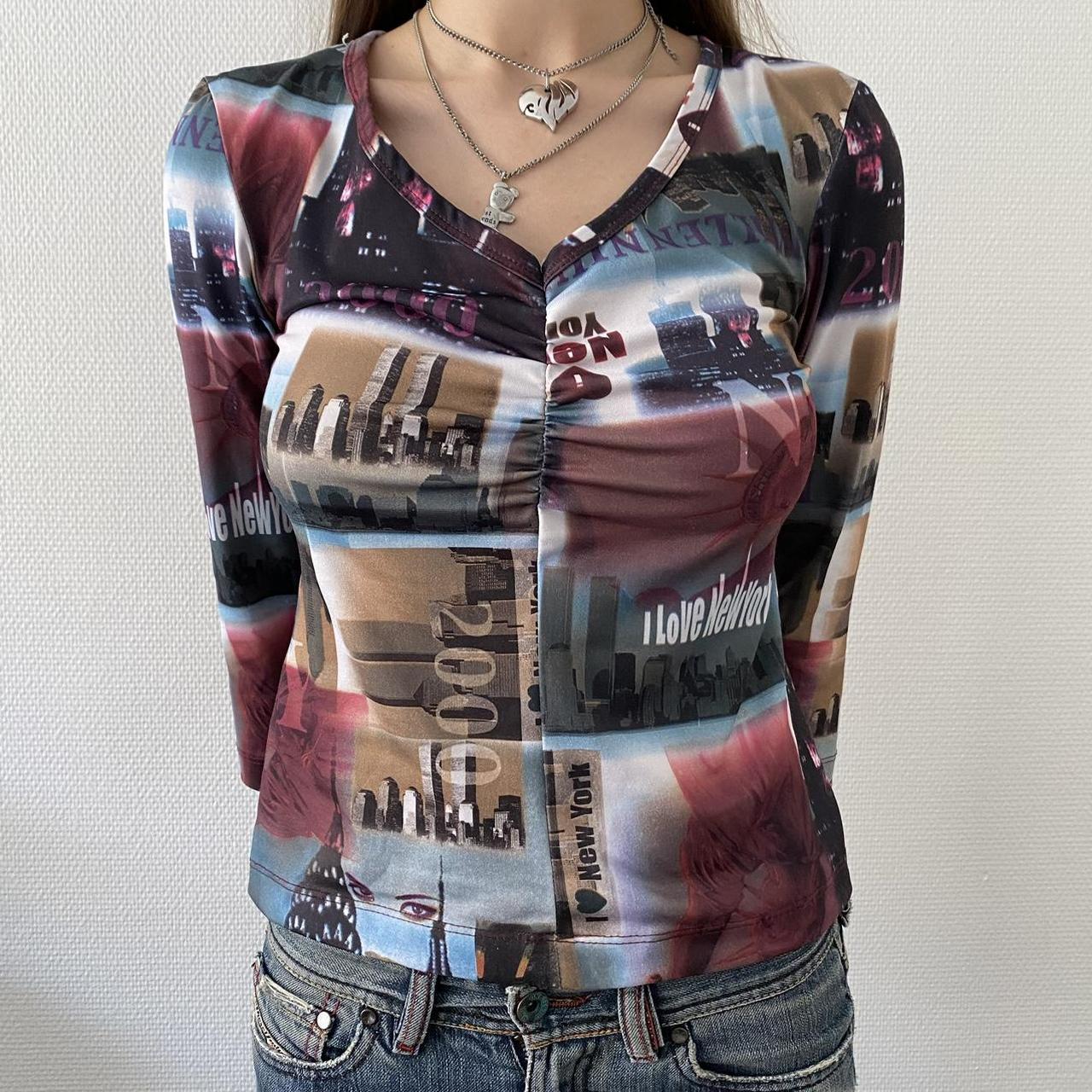 ๐ค New York City Printed Top ๐ค V Neck Made In Usa Depop