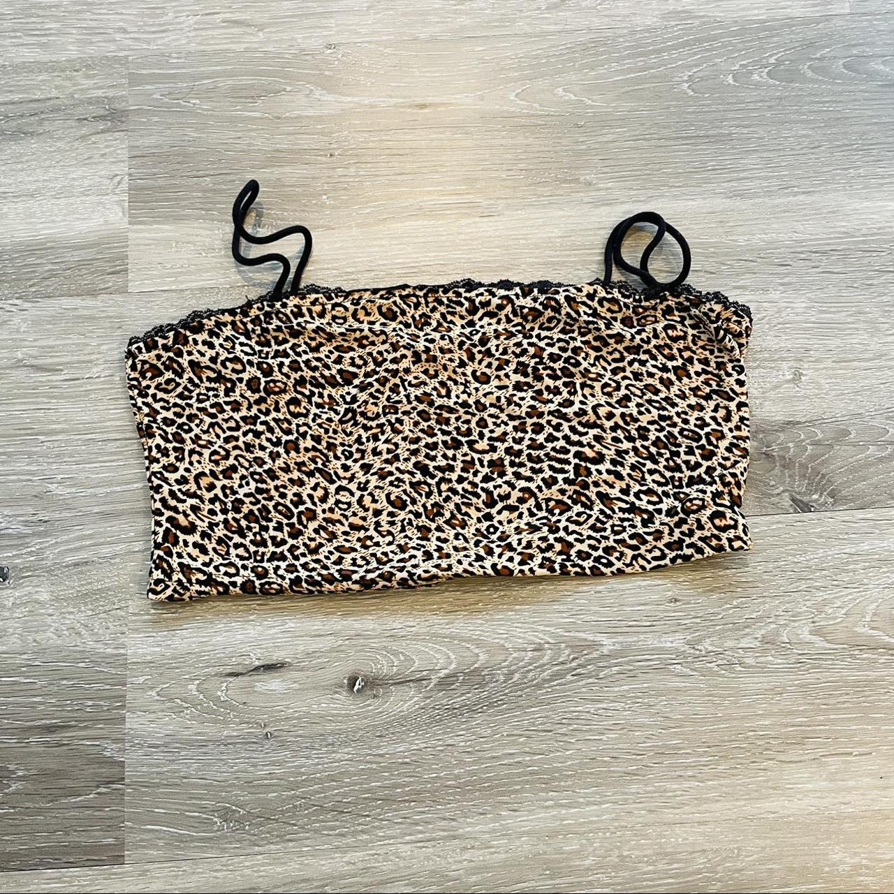 Cheetah Print Crop Top Too big for me! XS but fits... - Depop