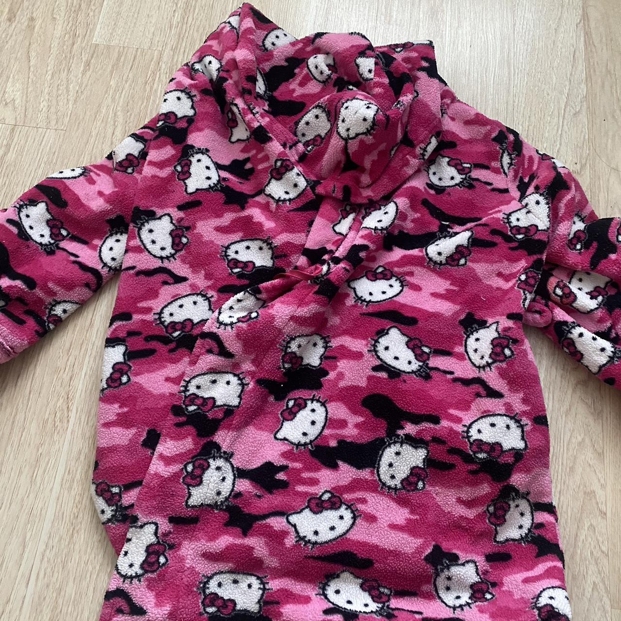 the cutest vintage sanrio camo hello kitty robe... - Depop