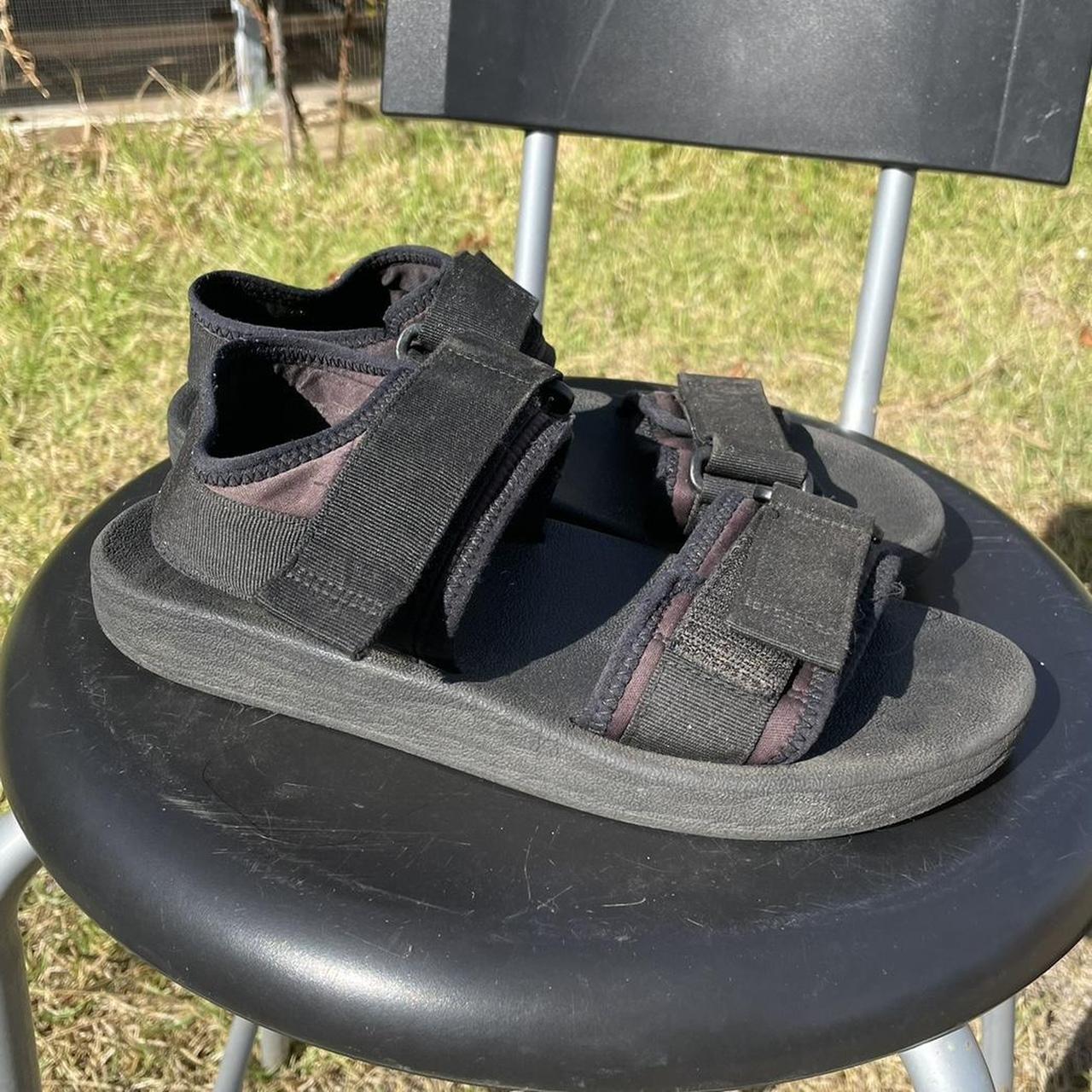 UNIQLO sandals Good condition Size M (fits US7) - Depop